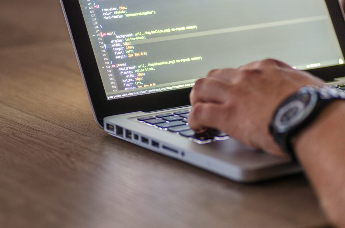 Should You Use a Persistent vs Non-Persistent VDI?